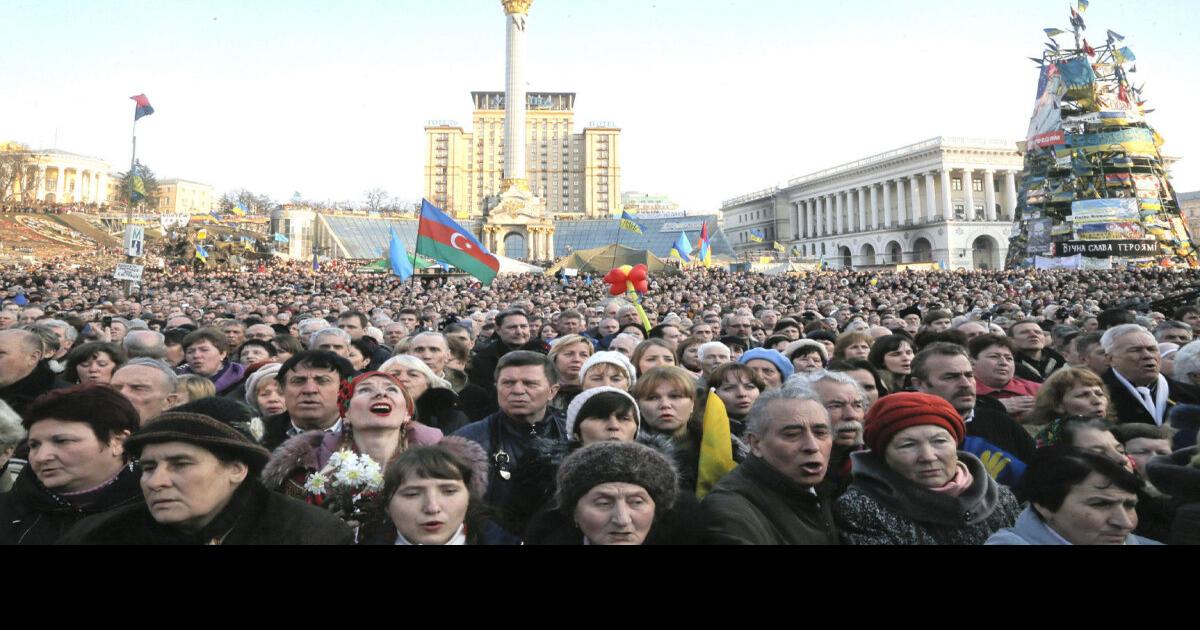 Talk of war dominates discussion in Kyiv’s Maidan