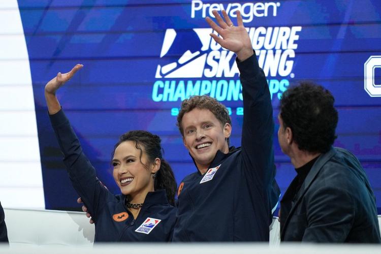 World champs Chock and Bates dazzle with emotional performance at U.S ...