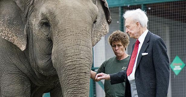 Bob Barker in Edmonton to join tussle over elephant