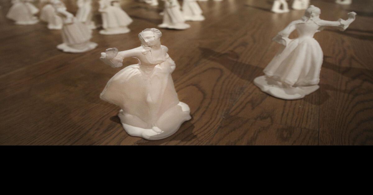 A sculpture exhibit with legs: thousands of them