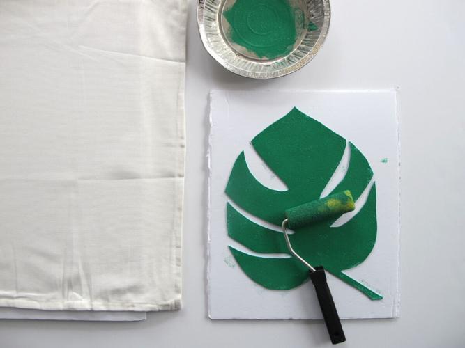 Make a printed leaf pillow in 7 easy steps