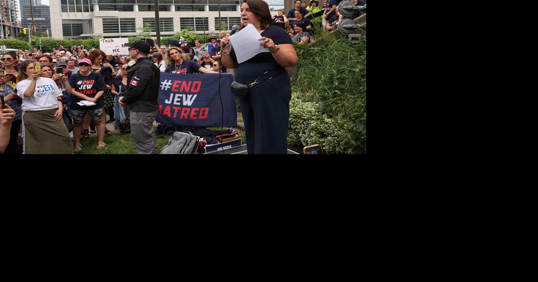Hundreds of Jewish community members rally outside TDSB