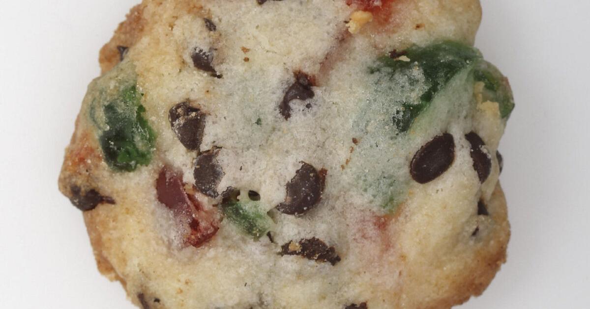 Chocolate cherry drop cookies: Recipe