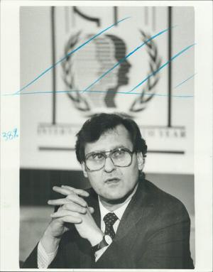 Stephen Lewis, former NDP politician and diplomat, dies at 88
