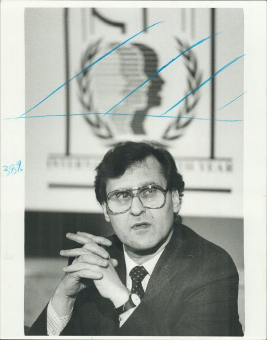 Stephen Lewis, former NDP politician and diplomat, dies at 88