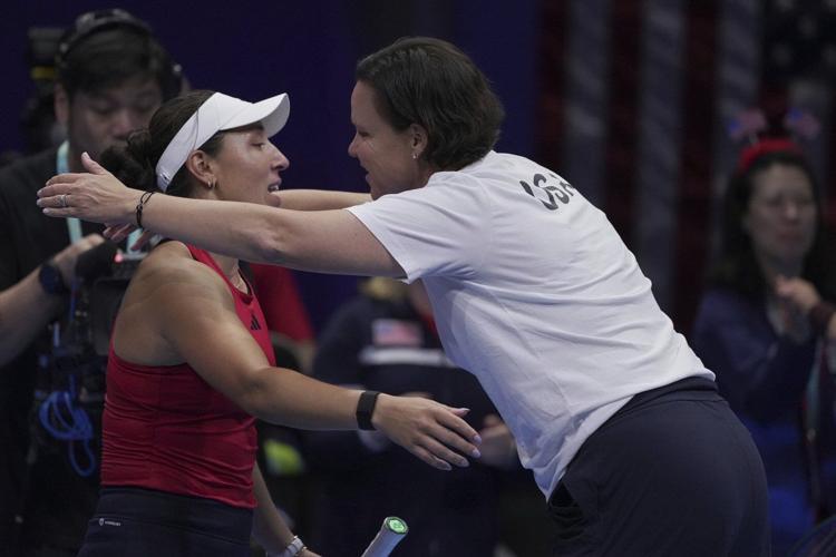 Pegula and Navarro lead the US past Britain into the Billie Jean King ...
