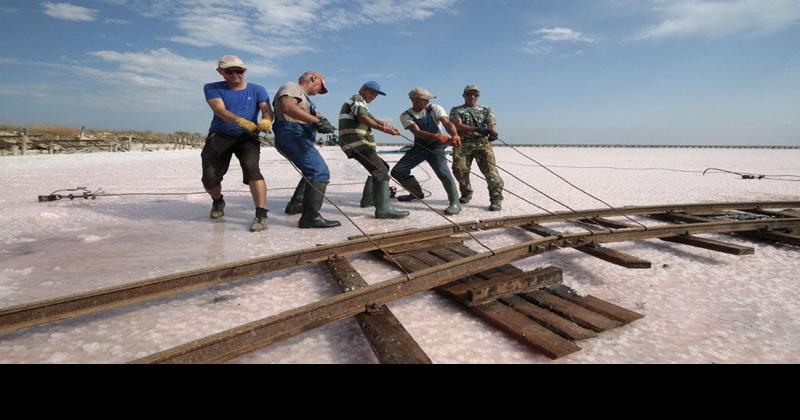 Laying rails in the salt