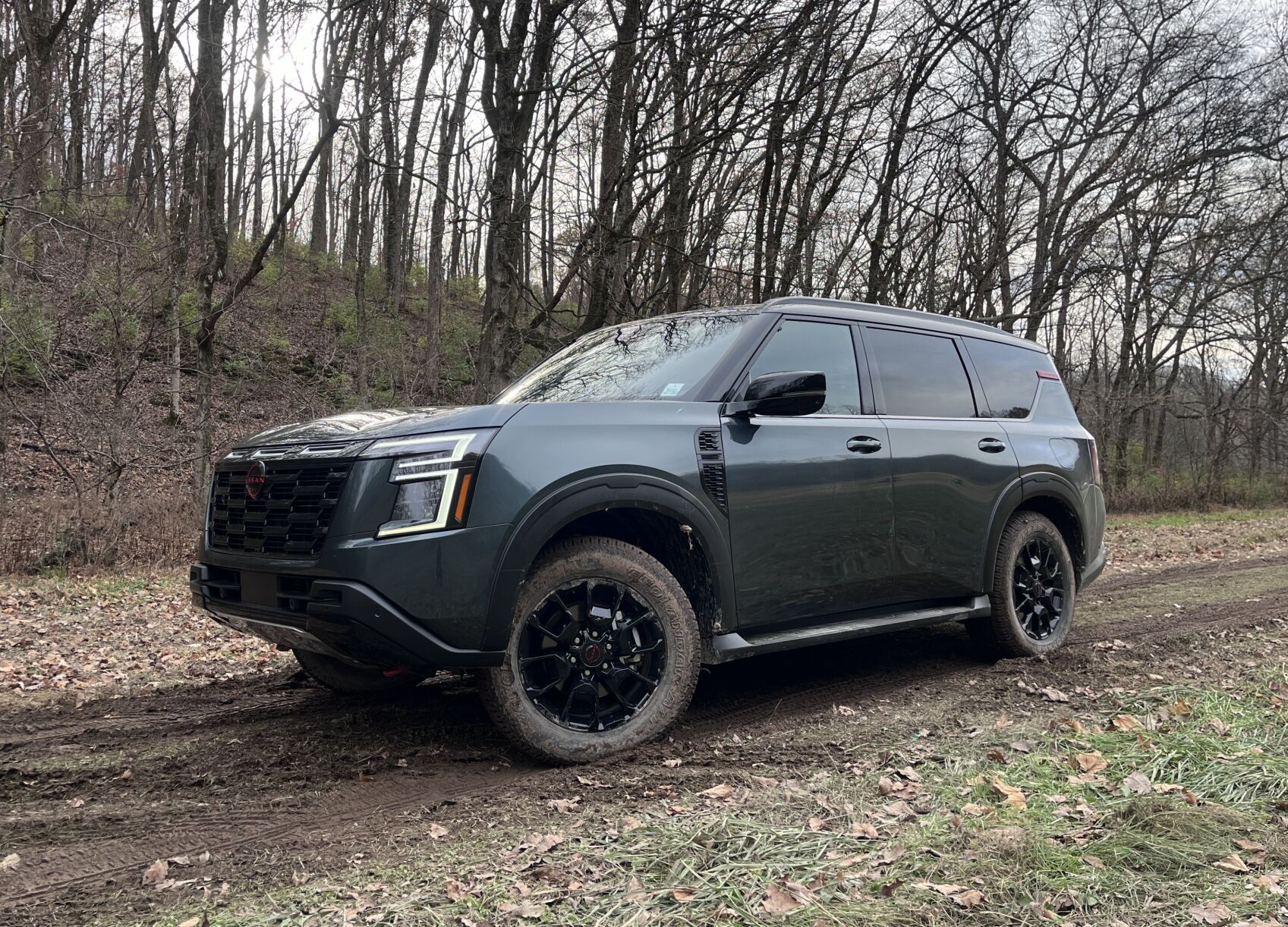 2025 Nissan Armada is back and has a few things going for it