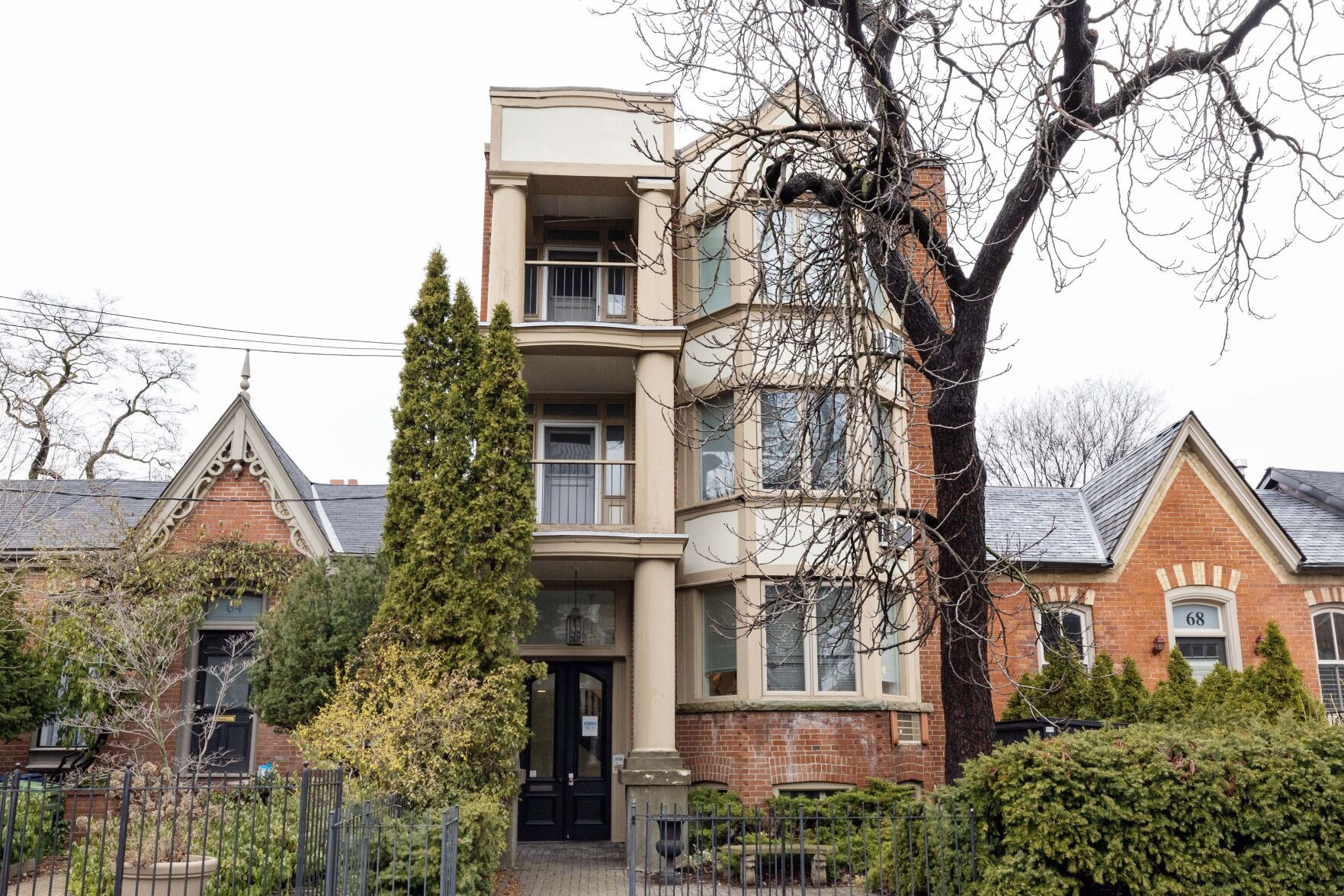 What is a fourplex, the home in a Trudeau-Ford housing fight
