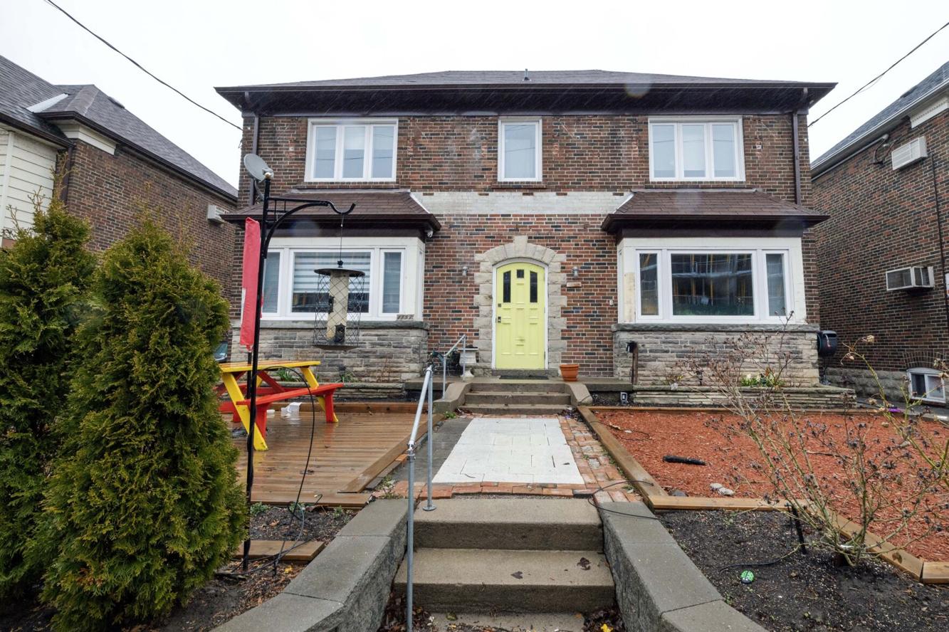 What is a fourplex, the home in a Trudeau-Ford housing fight