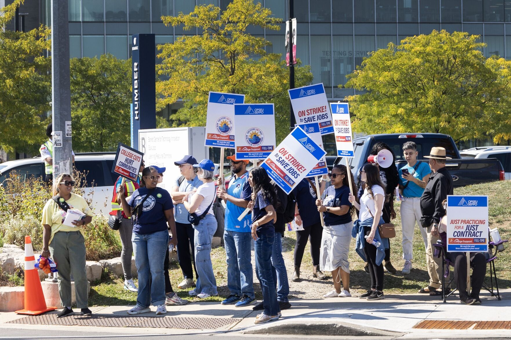 Ontario college support staff reject proposal, begin strike
