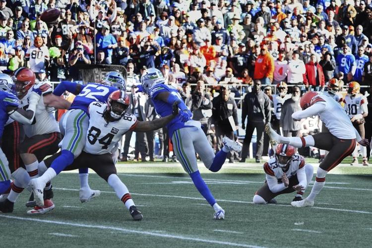 P.J. Walker's 3 turnovers doom Browns in loss to Seahawks