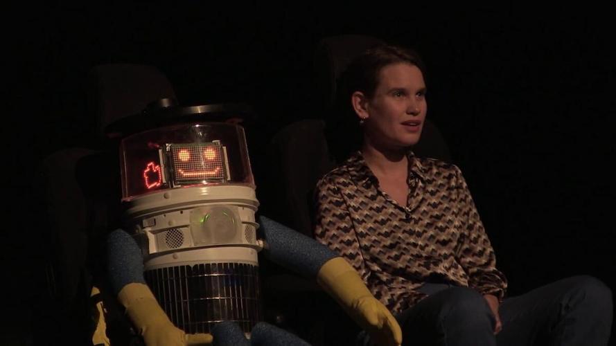 It’s hitchBOT 2.0. The hitchhiking robot left for dead on a U.S. street ...