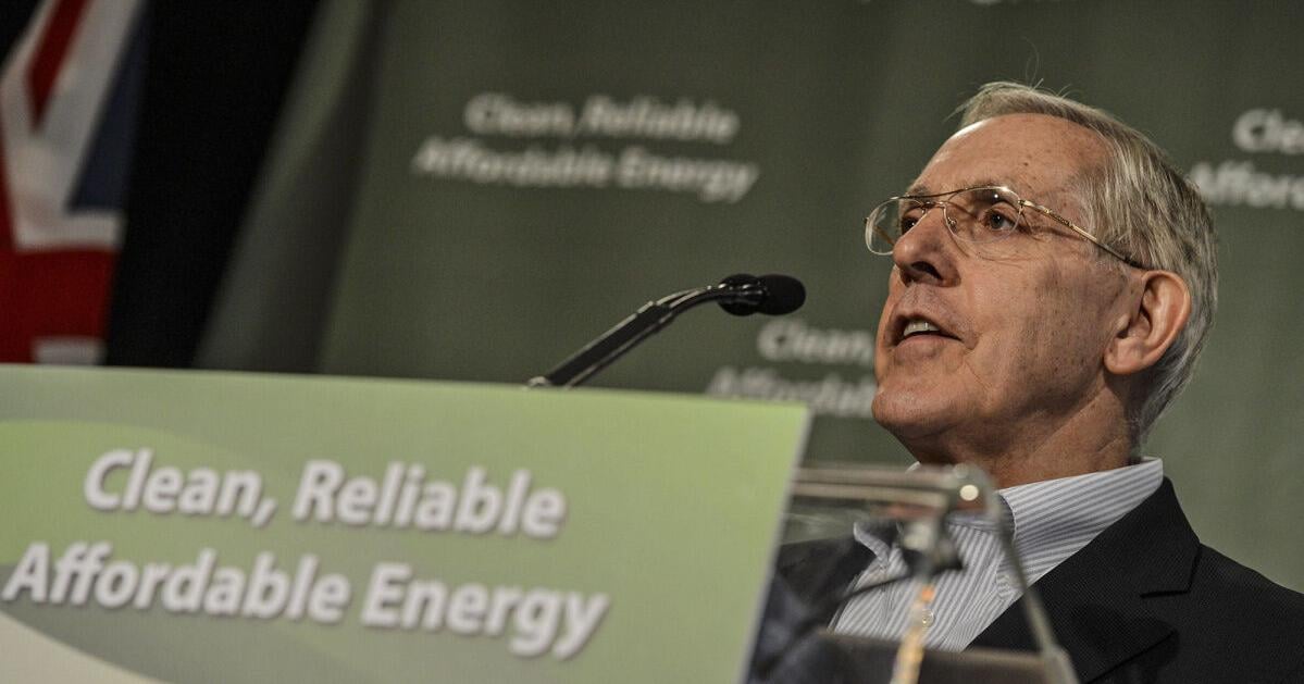 Chiarelli dumps on coal, ducks on nuclear