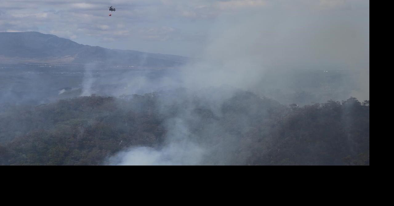 Wildfire in mountainous Central Oahu moves away from towns as Hawaii ...