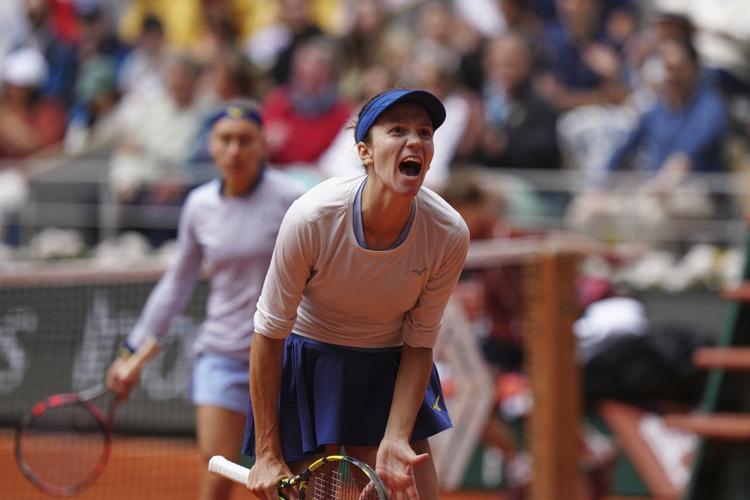 Italian duo Errani and Paolini win French Open women's doubles final