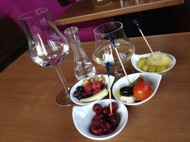 Rakia Bar: The buzz on bars