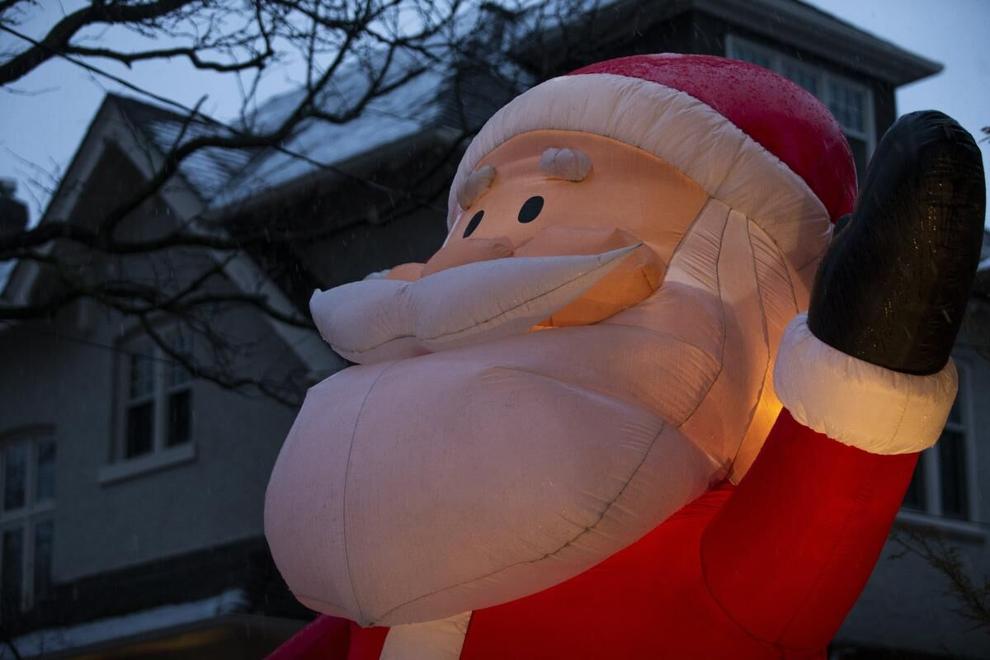 Kringlewood: A decade on, giant Santas loom over Inglewood Dr.