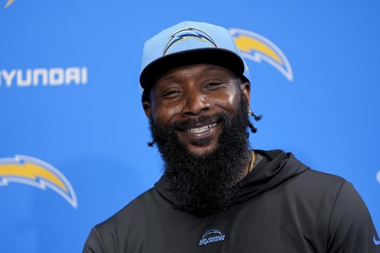 NaVorro Bowman is transitioning from All-Pro linebacker to Chargers ...