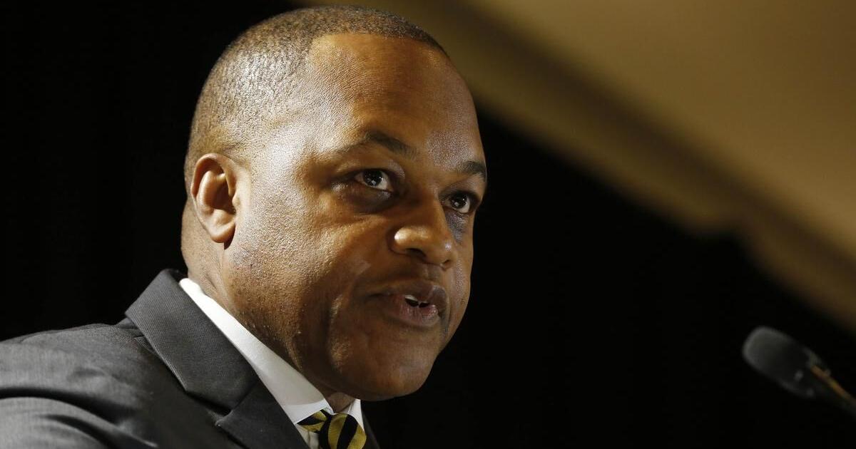 Police carding should be banned in Ontario, independent review says