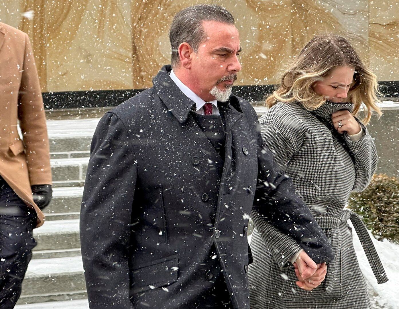 Former DEA agent sentenced to 5 years in prison for using badge to ...