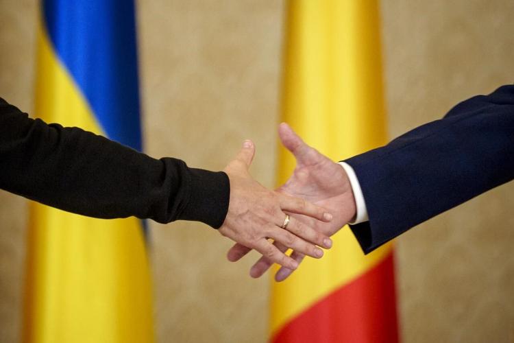 Ukraine's Zelenskyy visits neighboring Romania to discuss security and ...