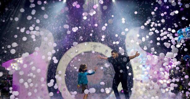 Review: Mirvish’s ‘Gazillion Bubble Show’ is wild