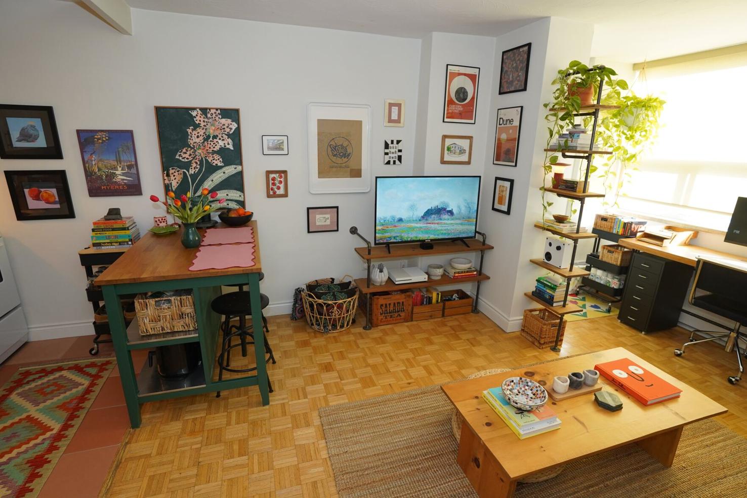 Toronto couple’s 430-square-foot place is cosy, stylish home