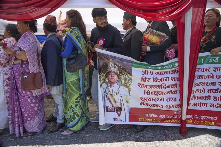 Hundreds greet Nepal's ex-king on his birthday as support for the ousted monarch grows