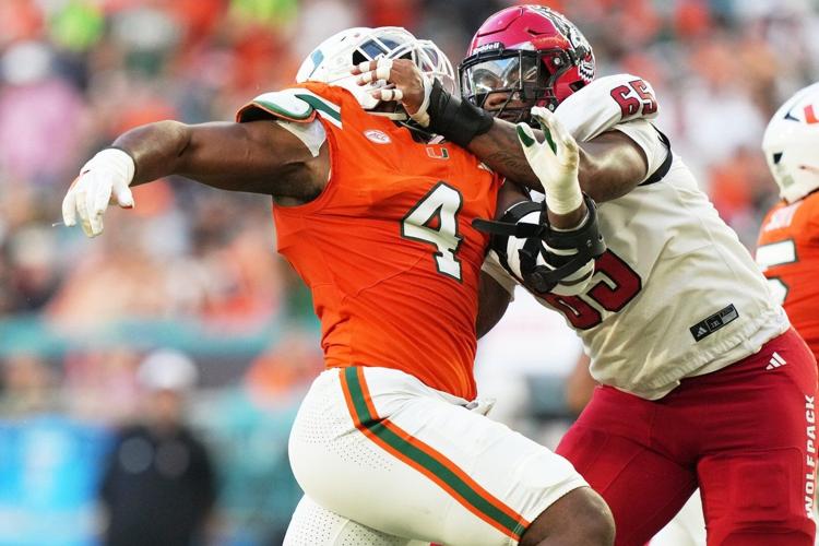 Carson Beck throws 3 TDs, No. 16 Miami rolls to 41-7 win over N.C. State