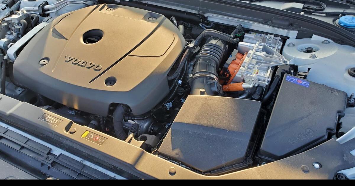 Style, form factor and power make the 2021 Volvo V60 Recharge something ...