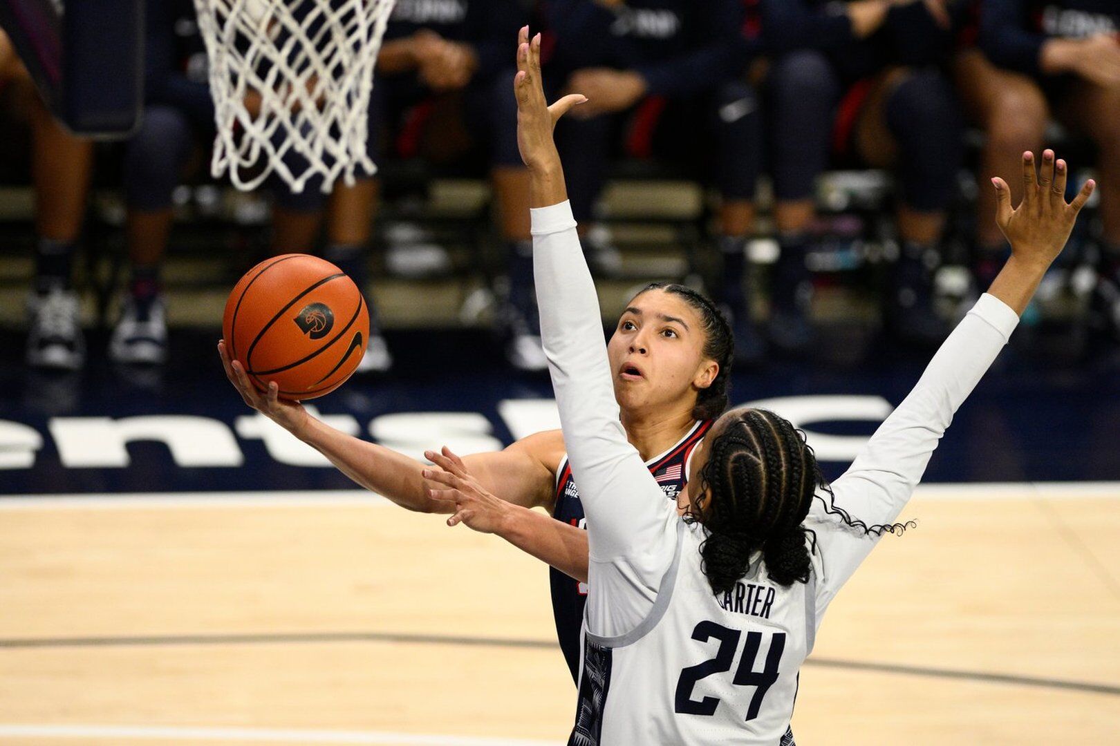 Azzi Fudd plays in front of hometown fans for last time in UConn ...