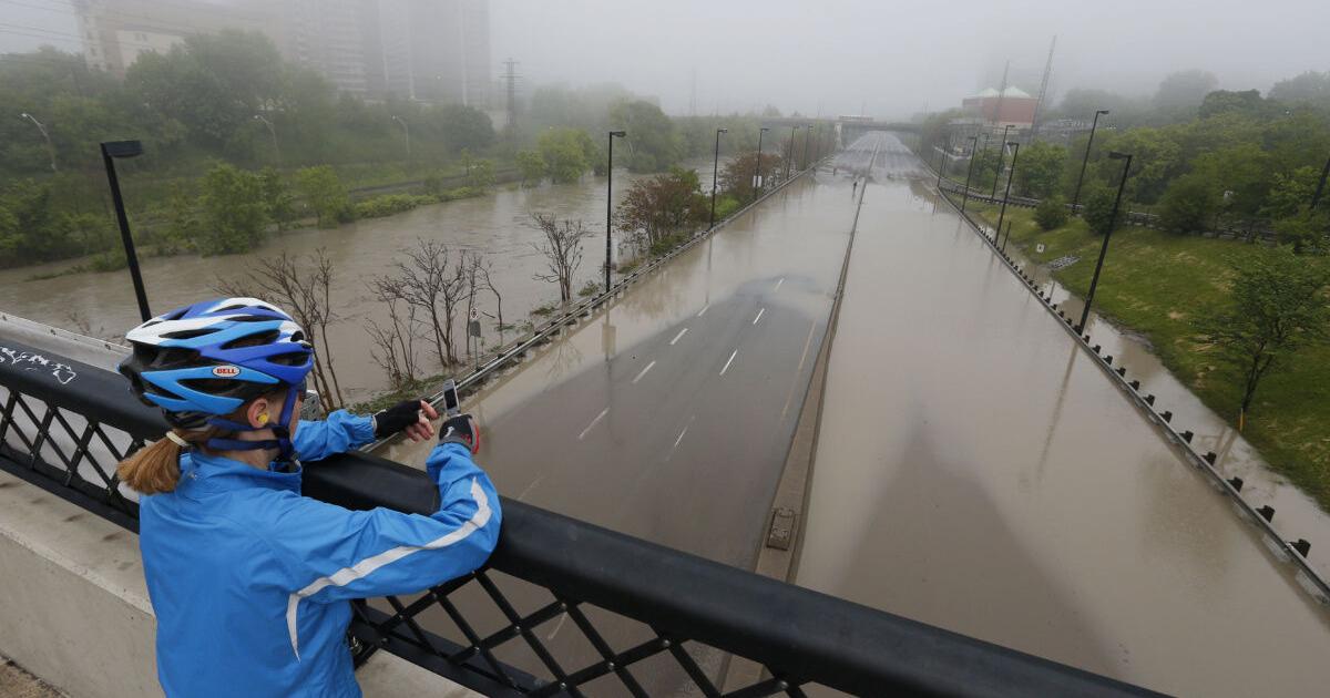 Don Valley Parkway re-opens after flooding