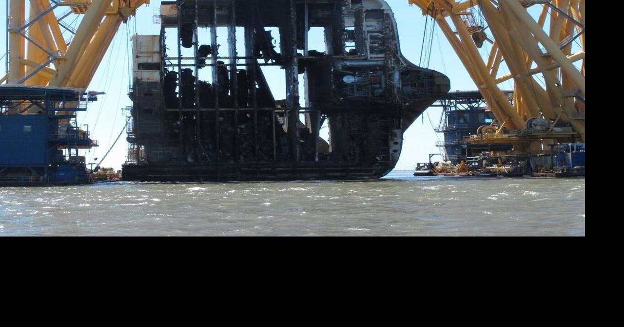 Salvage crews start last cut of Georgia shipwreck demolition