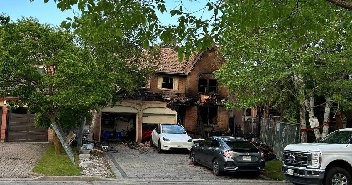 Three people injured in Markham fire