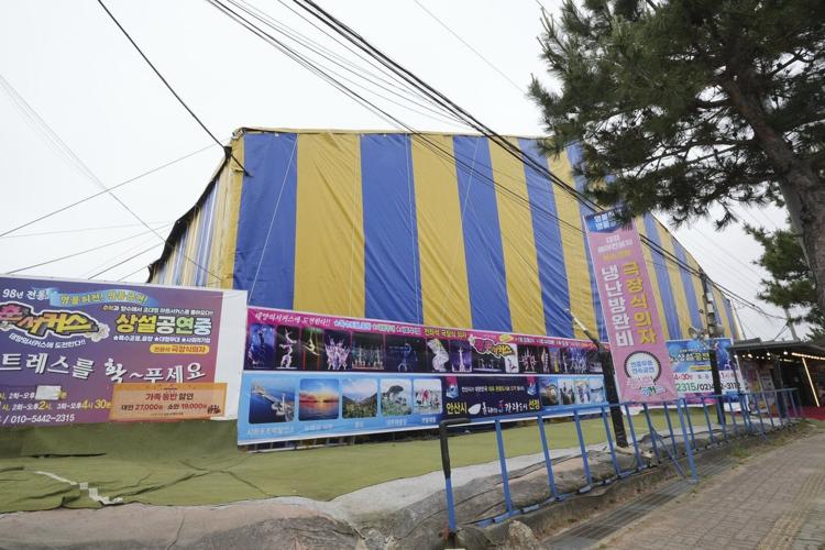Photos of South Korea's last circus