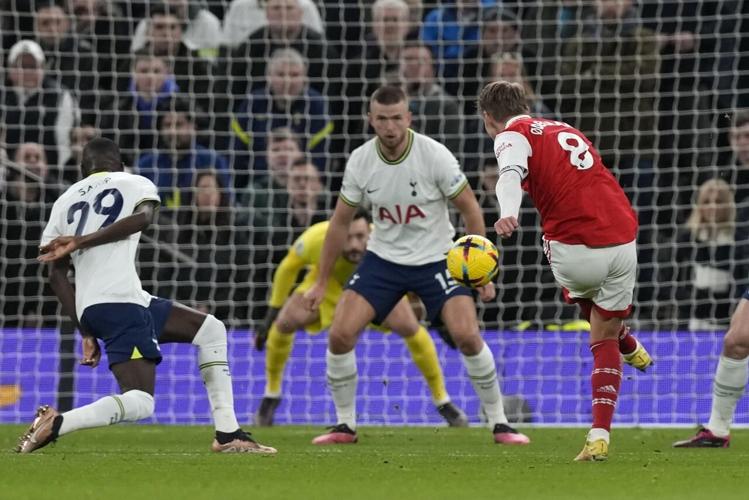 Arsenal beats Tottenham 2-0 to stretch EPL lead to 8 points