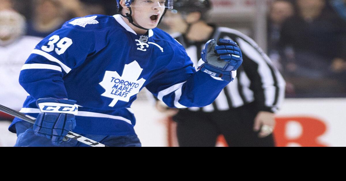 NHL free agency updates: Leafs re-acquire Komarov, Frattin; sign Robidas