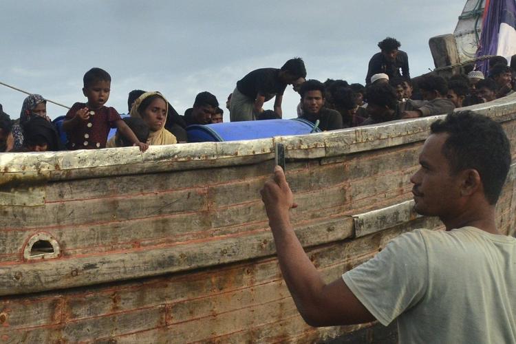 Over 100 Rohingya refugees fleeing persecution in Myanmar arrive in ...