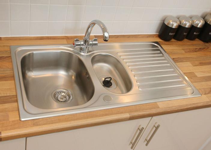 Jason Tetro, the man who loves germs