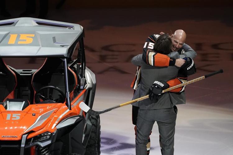 One last pass: Getzlaf wraps up career in Ducks’ loss to STL