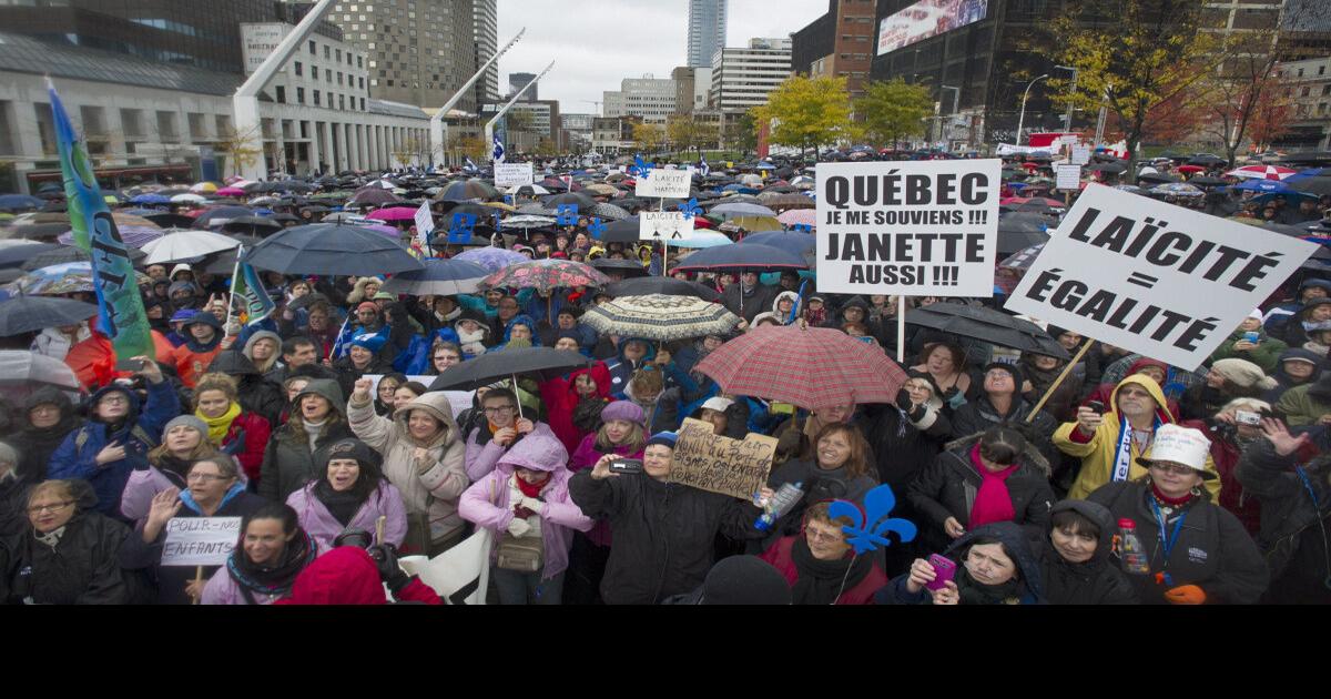 Hundreds of Quebec women demonstrate in support of values charter