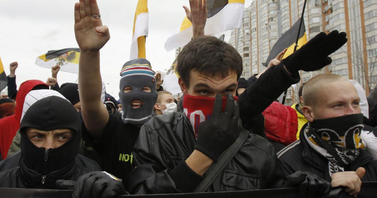 'Russia for Russians,' chant thousands of neo-Nazis in Moscow march