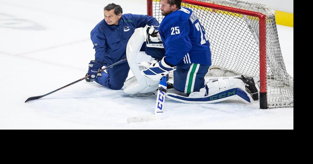 Vancouver Canucks change up goalie coaching staff