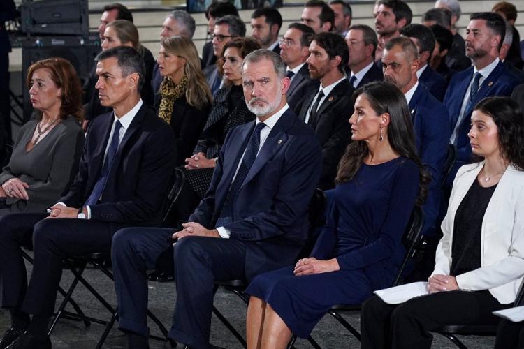 Spain holds memorial ceremony for flood victims a year after disaster ...