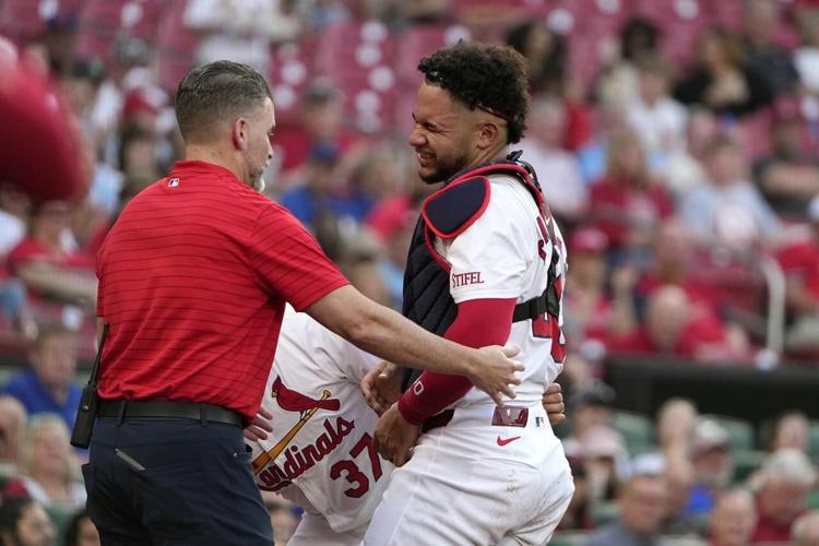 Cardinals catcher Willson Contreras breaks left forearm when hit by J.D. Martinez's bat