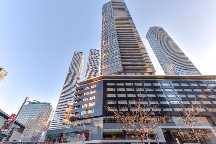 $305,000 in Mississauga, $1,799,000 in Entertainment District: What ...