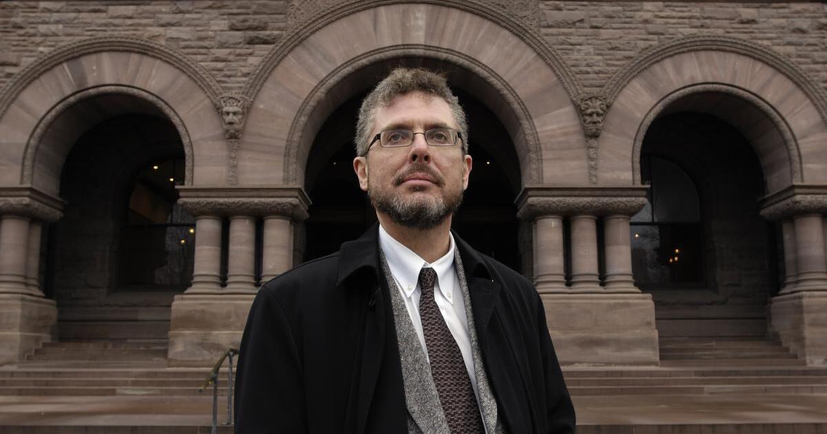 Licence suspended for prominent Hamilton lawyer accused of bigamy