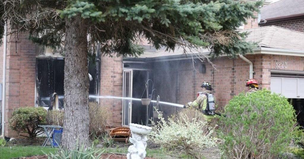 Woman dies in overnight Pickering fire after running back into burning ...