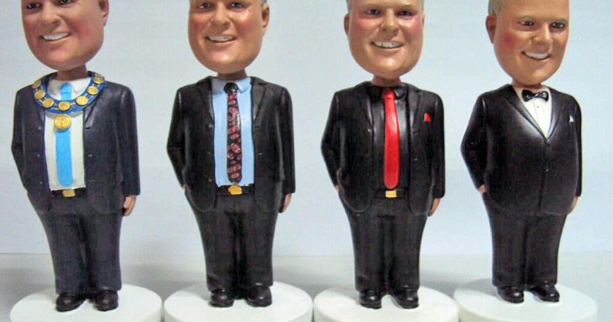 Rob Ford campaign goes big on bobbleheads